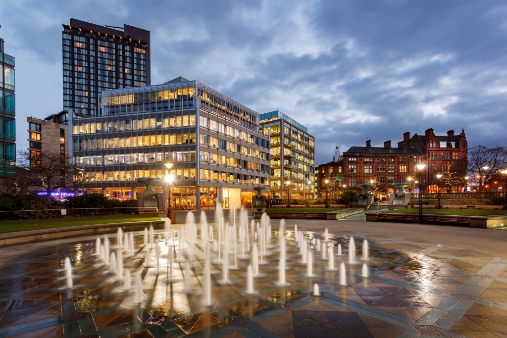 Sheffield Hen Weekends in Hen Party Houses with Activities - Acacia