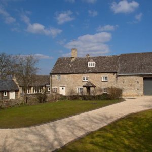 Oxfordshire Farmhouse (YF), sleeps 22+, Oxford - Acacia Cottages