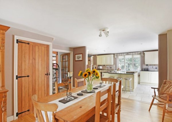 Farmhouse in Somerset, sleeps 12 near Taunton - Acacia Cottages